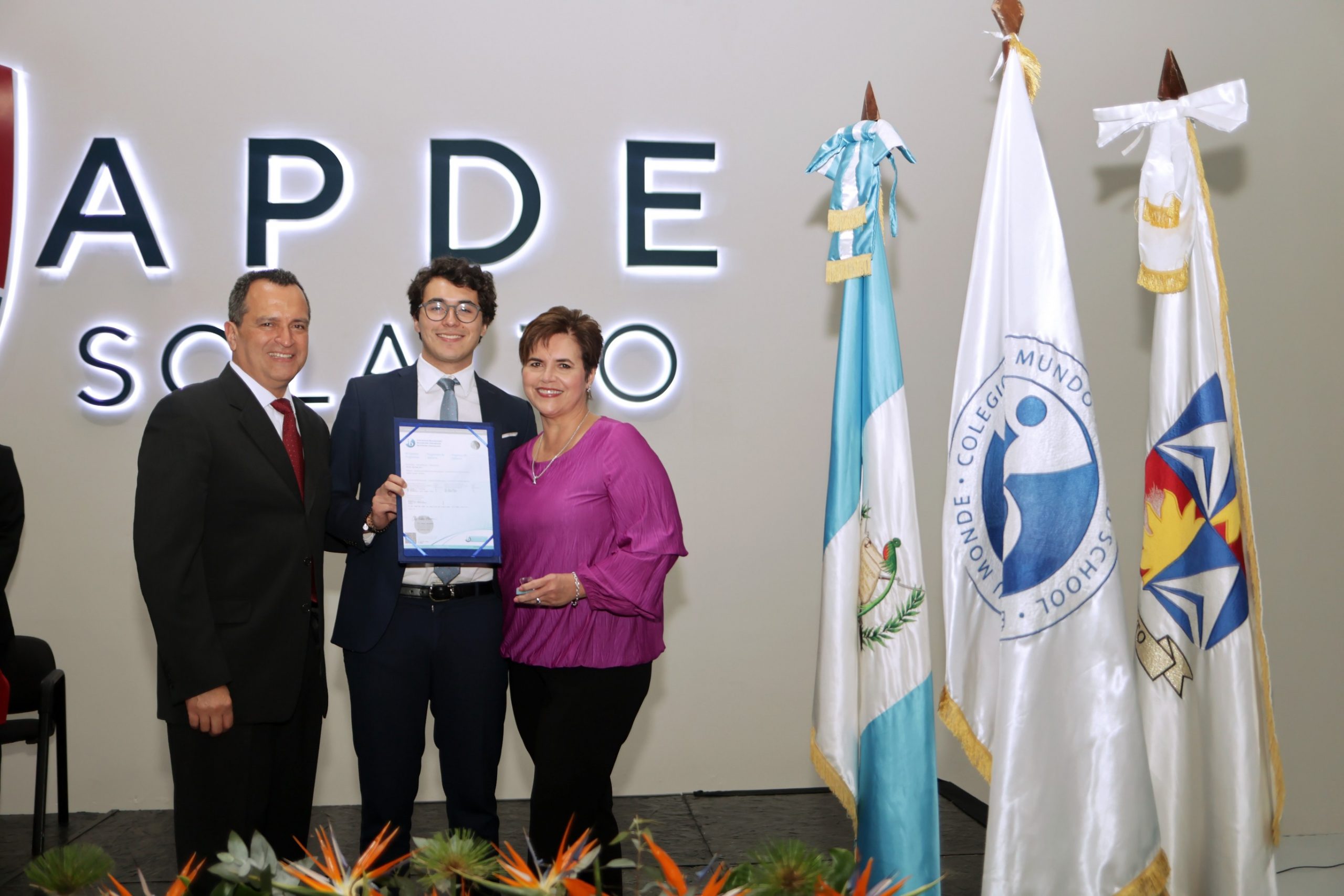 Promoción XV 2022 del Bachillerato Internacional del Colegio APDE ...