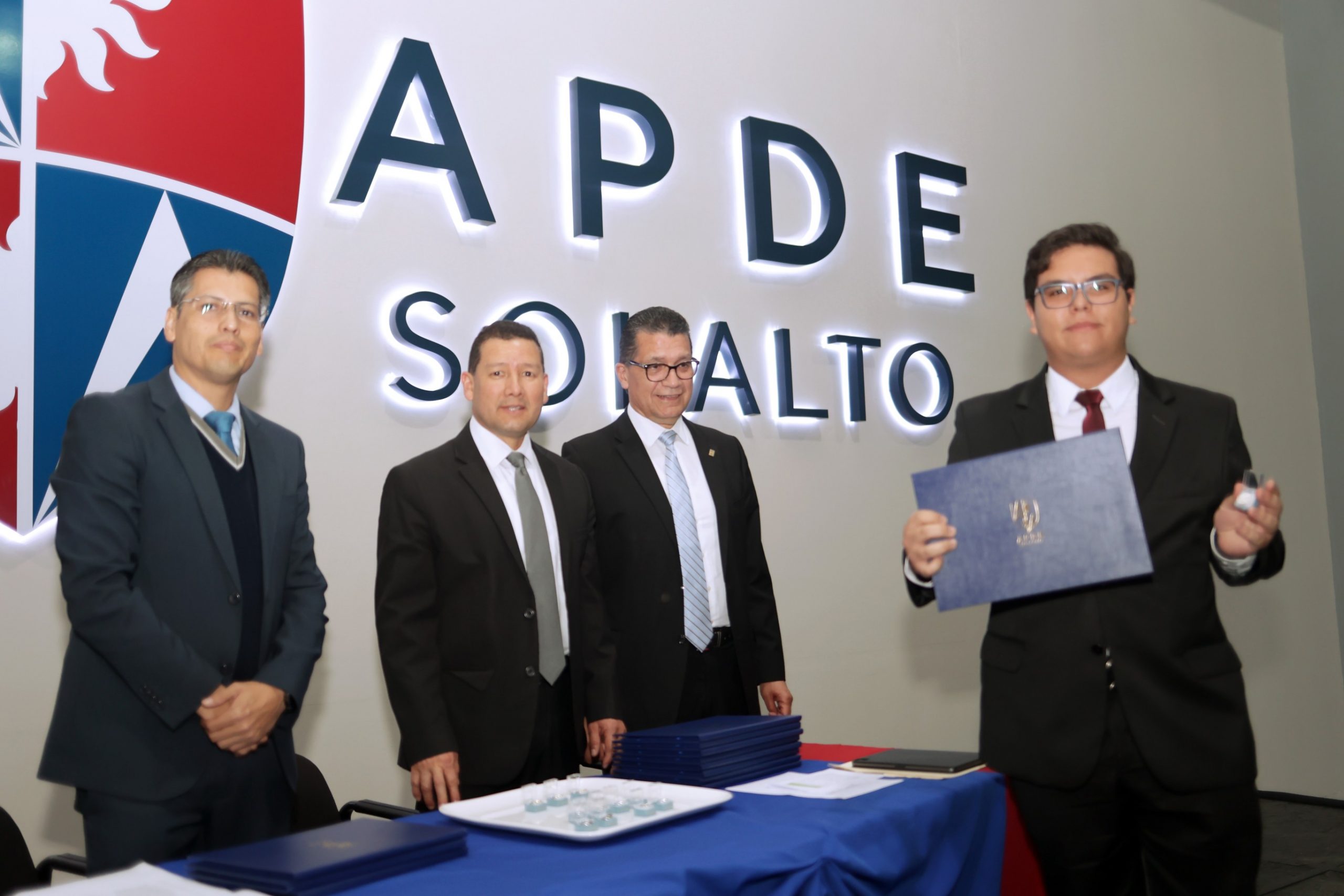 Promoción XV 2022 del Bachillerato Internacional del Colegio APDE ...